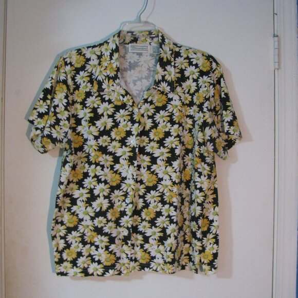 Shenanigans | Tops | 35 Shenanigans Top Large Button Up Spring Daisies ...
